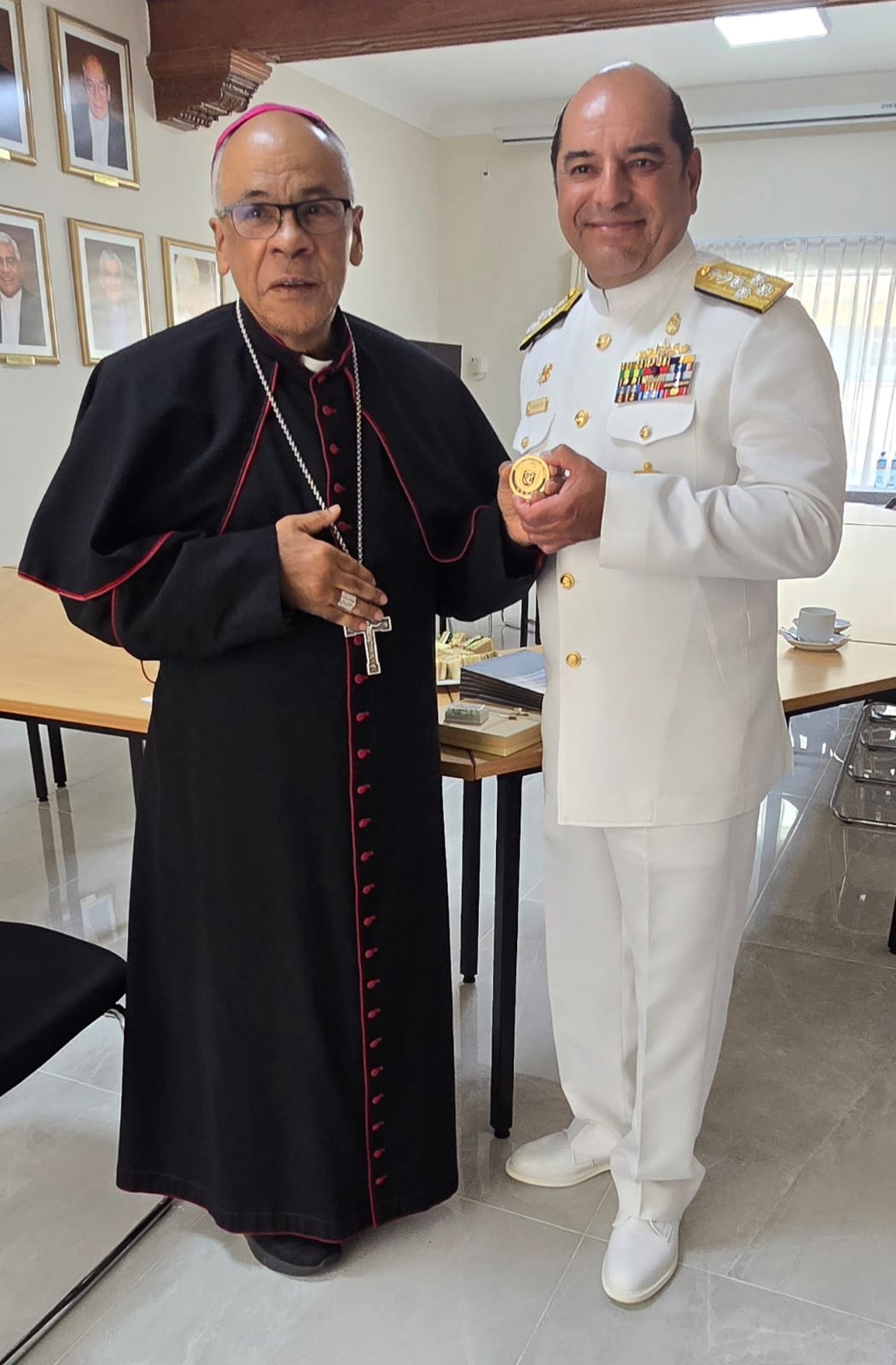 Presidente de la Conferencia Episcopal Peruana recibe la visita del ...